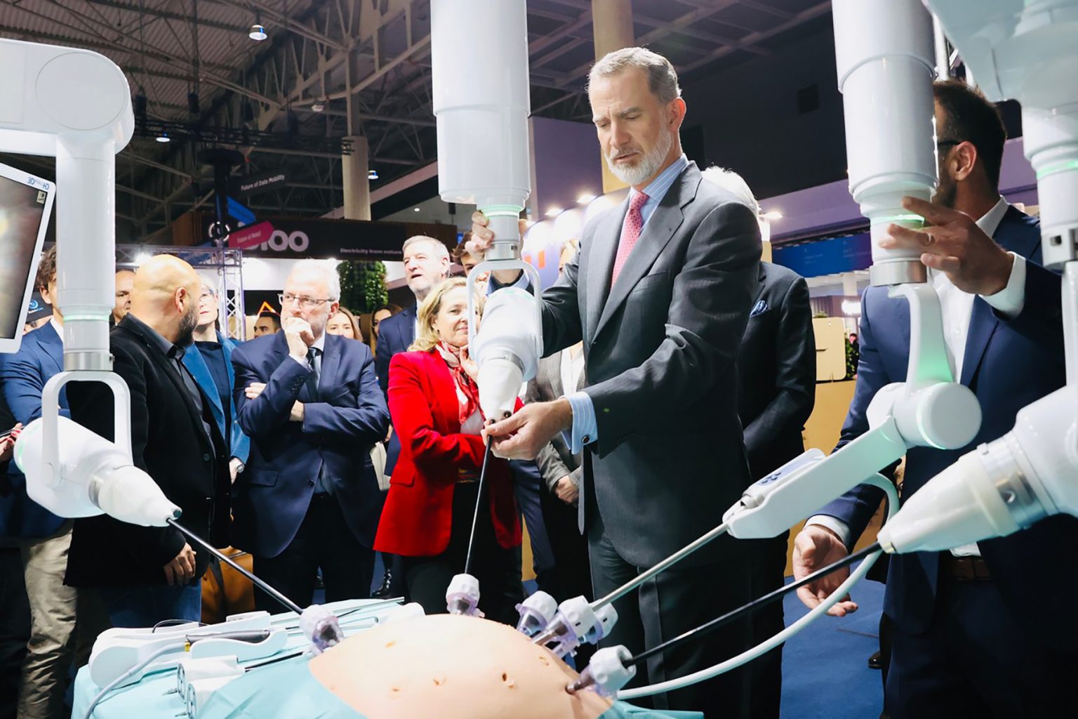 Las imágenes más curiosas y divertidas del Rey Felipe en el MWC