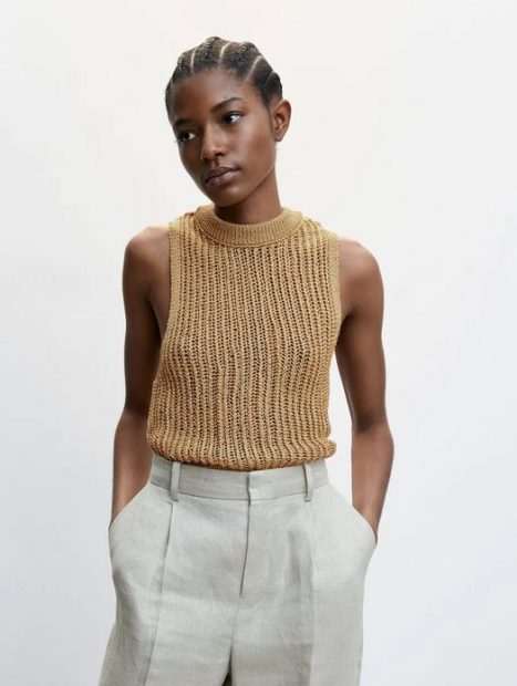 El top de Mango que llevarías a la oficina o a una fiesta