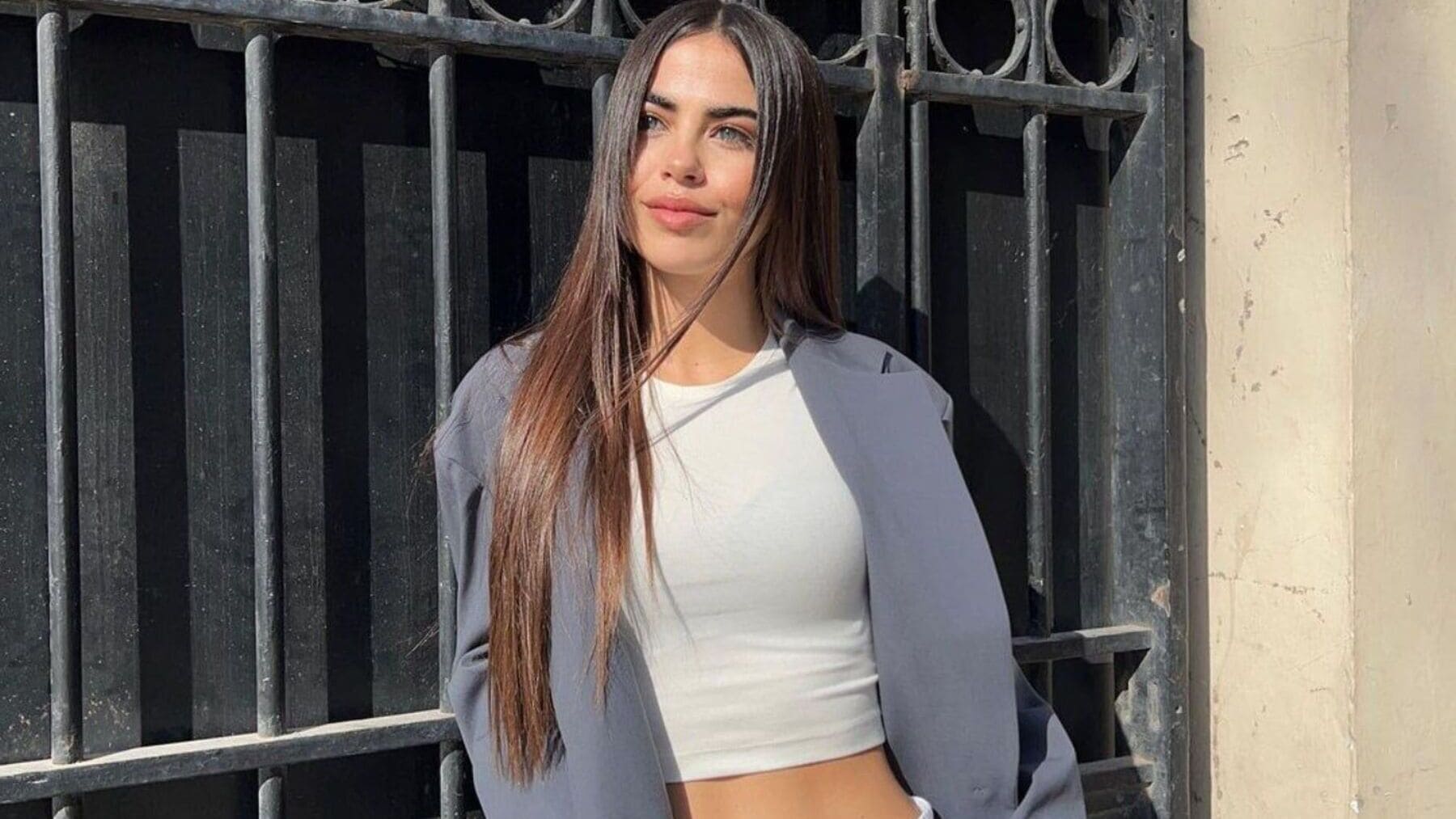 Lili Magriñan atrae todas las miradas con este vestido de Name The Brand