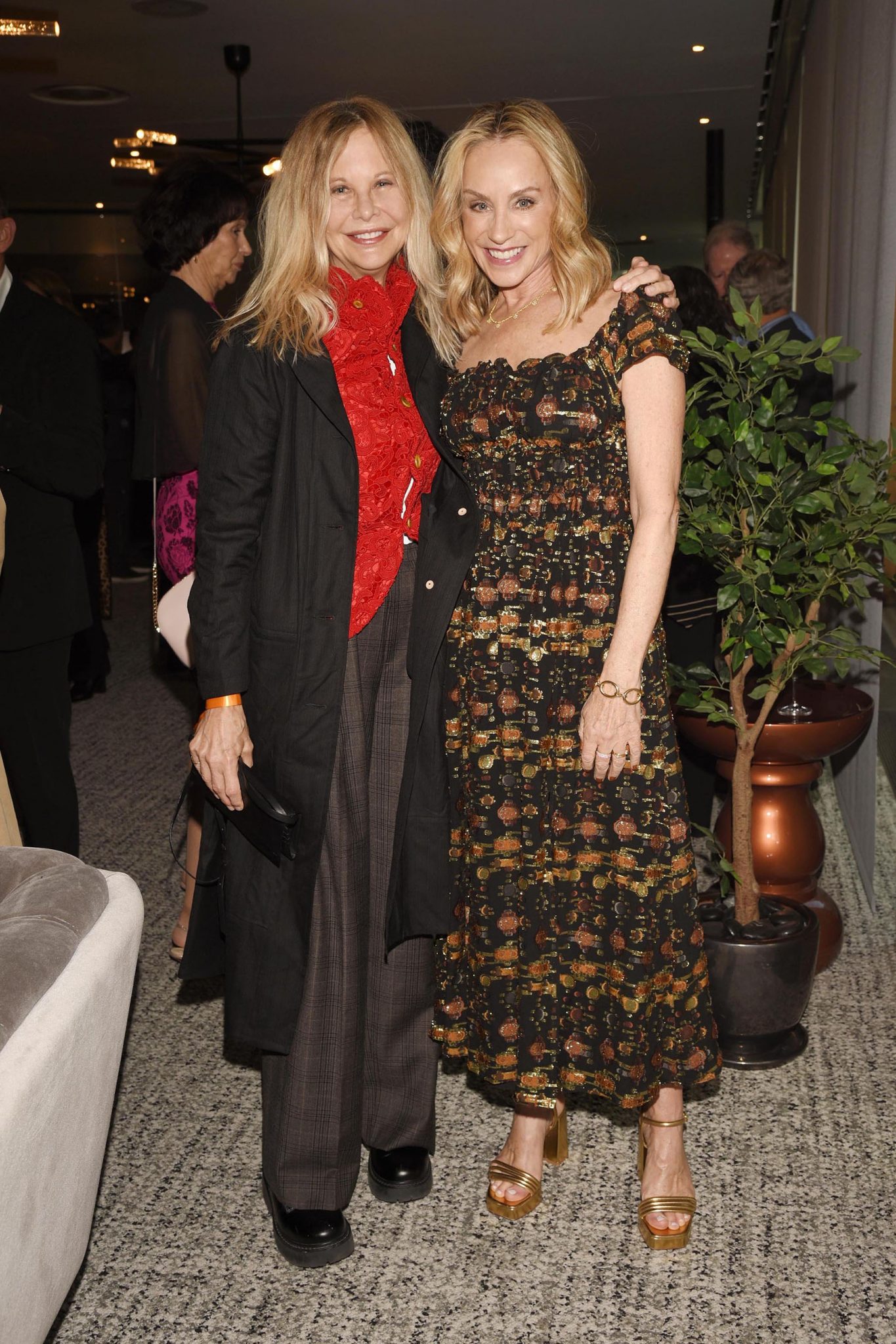 Meg Ryan, irreconocible a los 61 por culpa de la cirugía, paraliza la red
