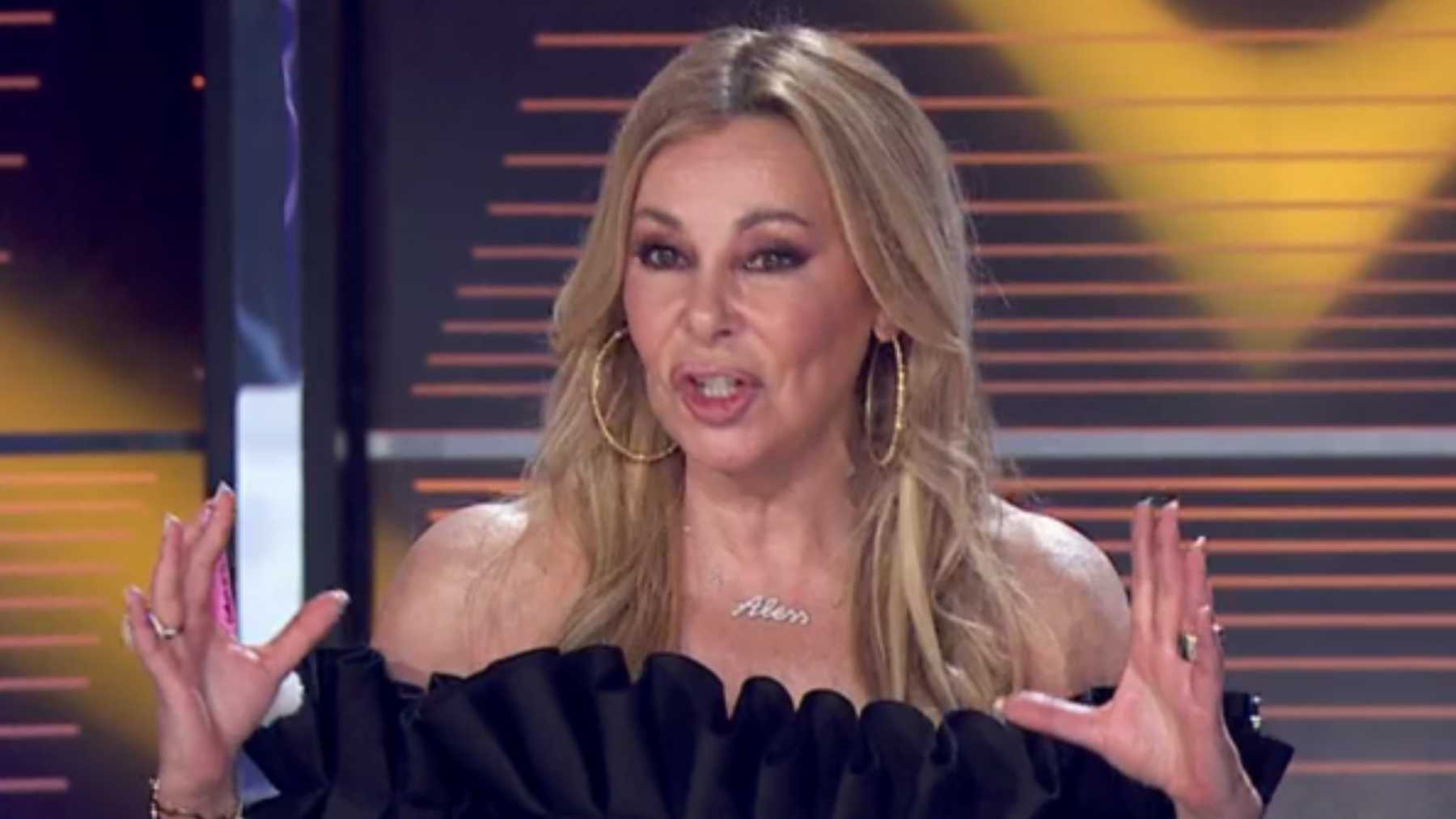 Ana Obregón desvela con qué cantante se dio su primer "beso con lengua"