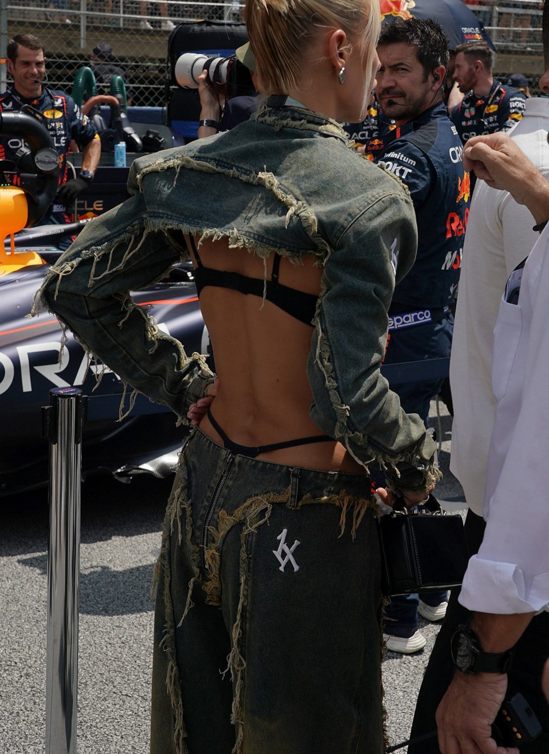 El explosivo look de Jessica Goicoechea en la Fórmula 1