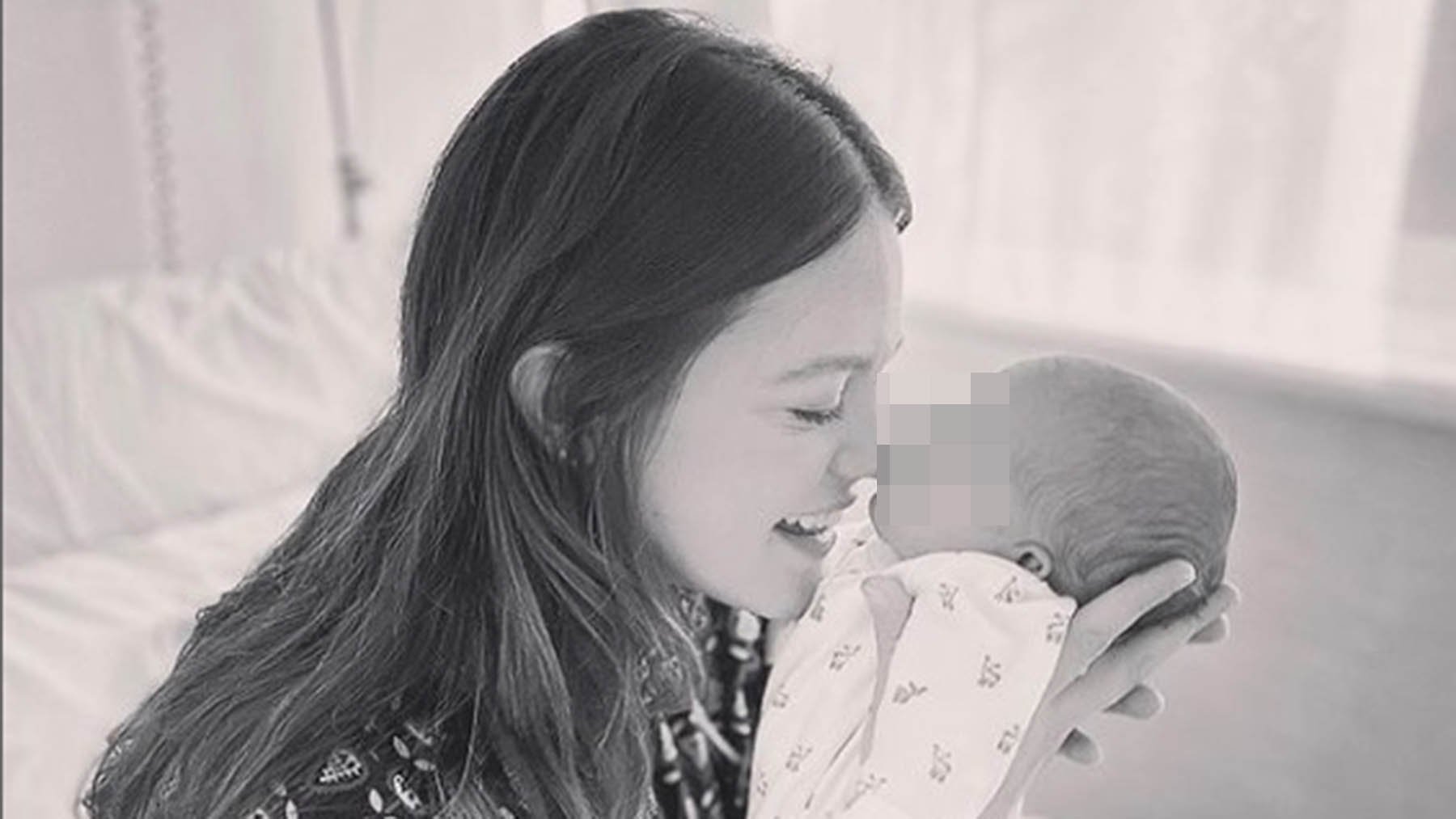 Isabelle Junot presenta a su hija en el universo 2.0 con las imágenes más tiernas