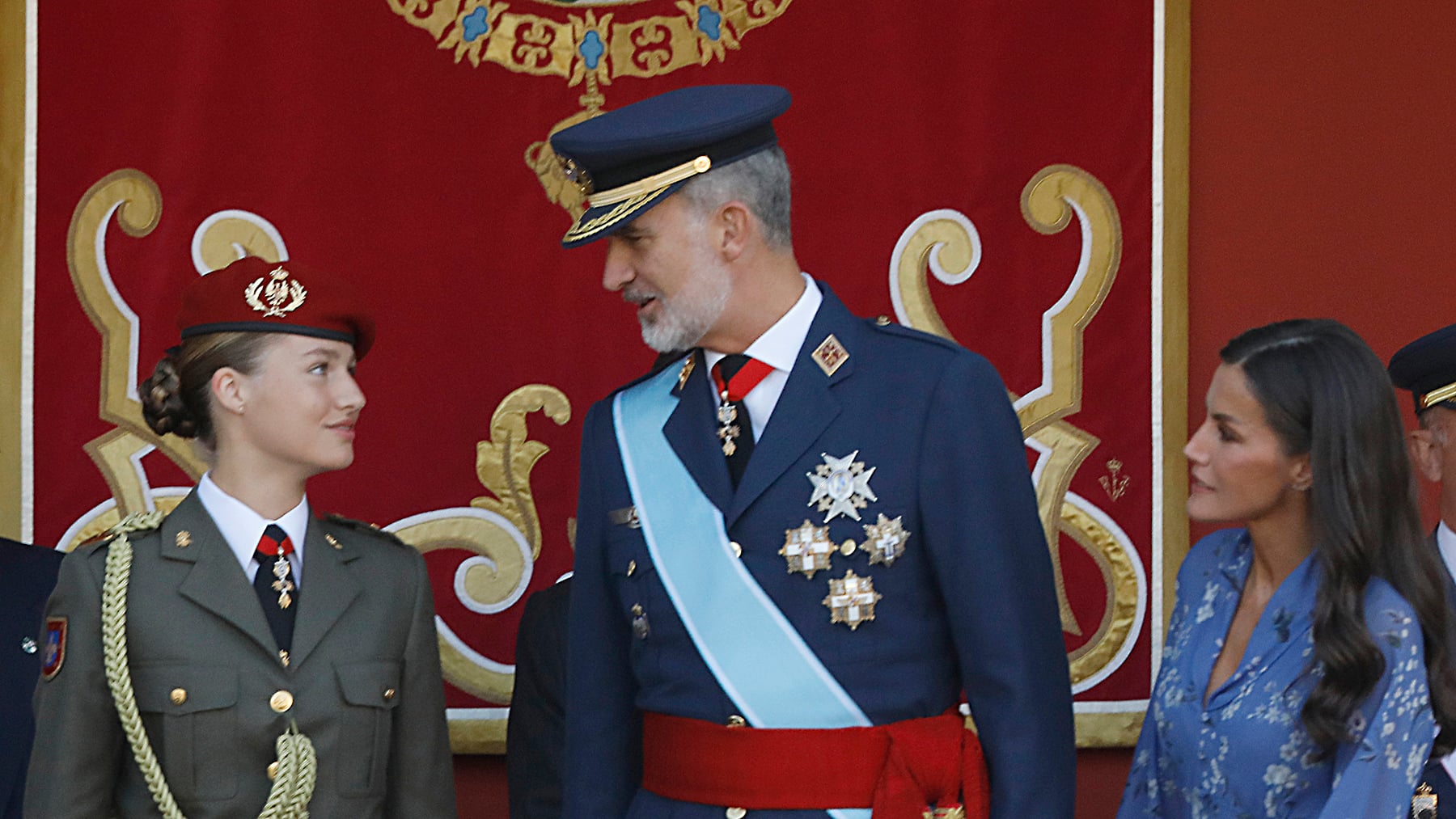 Felipe VI, fenómeno viral por las tomas falsas de su primer mensaje ...