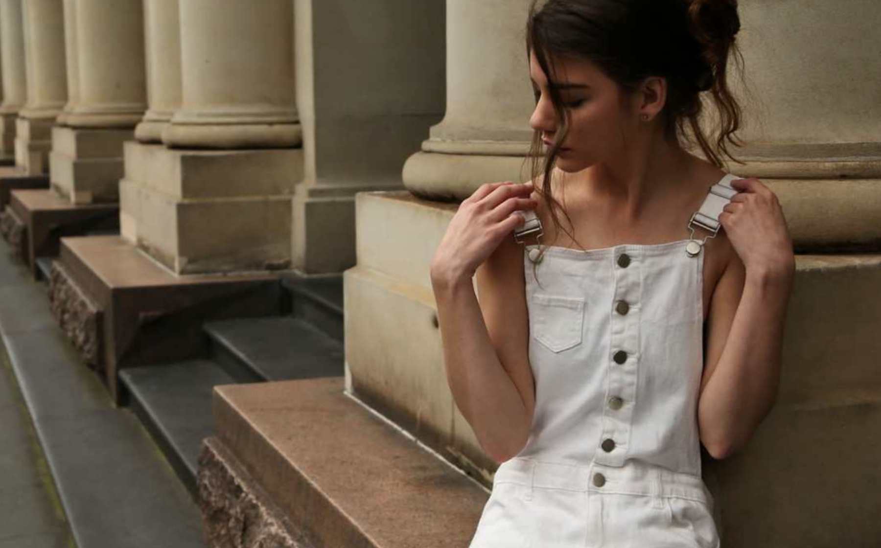 El peto de moda que ya llevan las expertas en moda está rebajadísimo en ...