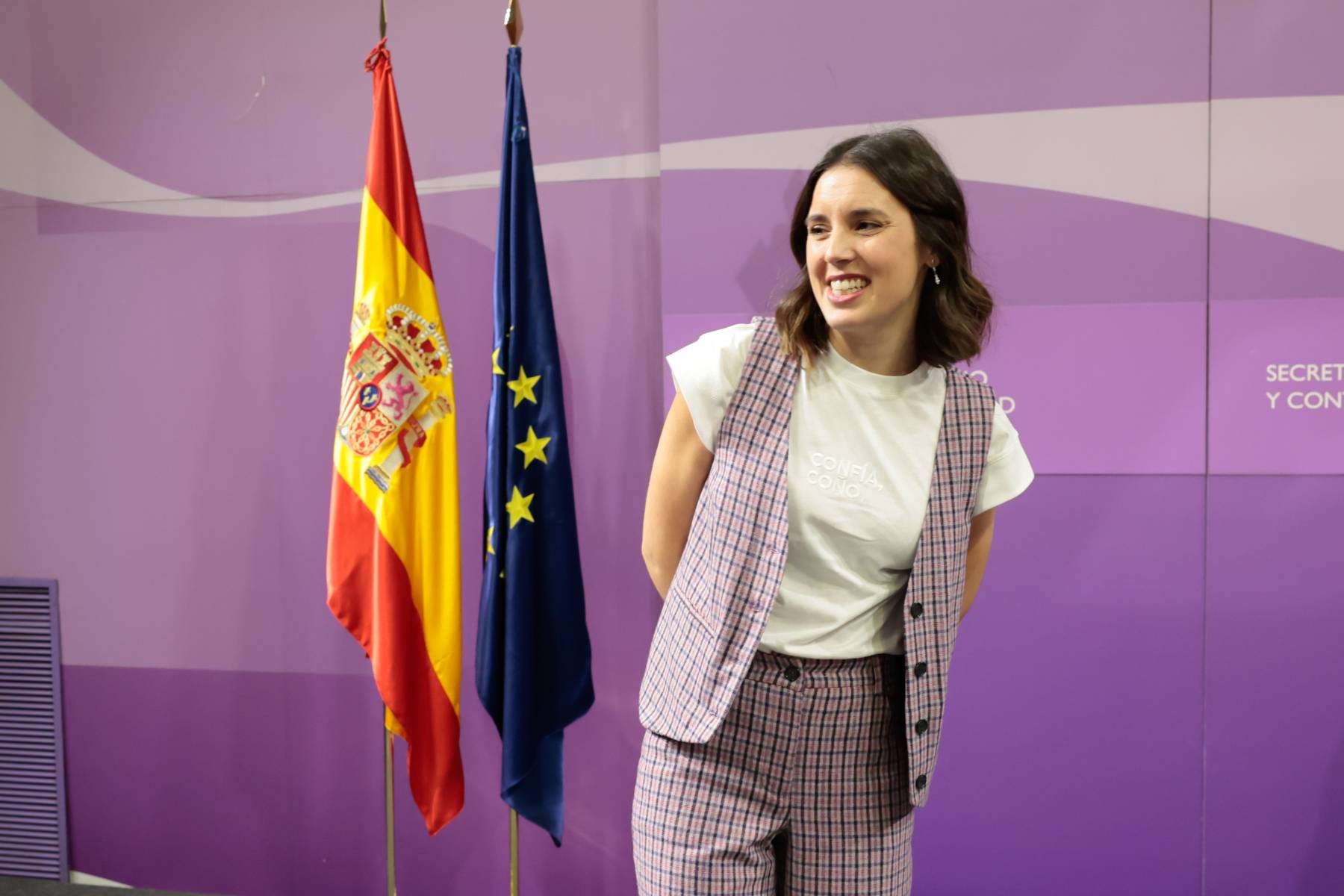 El polémico mensaje de la camiseta de Irene Montero en su salida del Ministerio de Igualdad