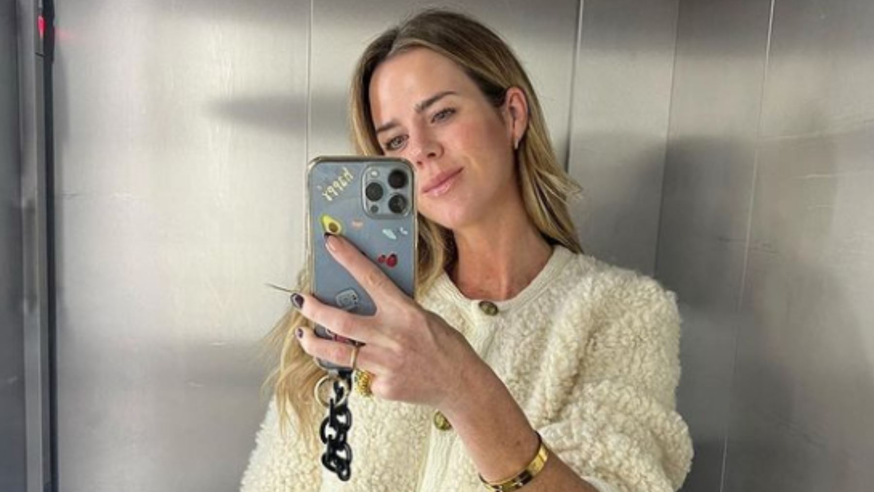 Amelia Bono lleva el pantalón de Zara que te hará tipazo: pega con todo