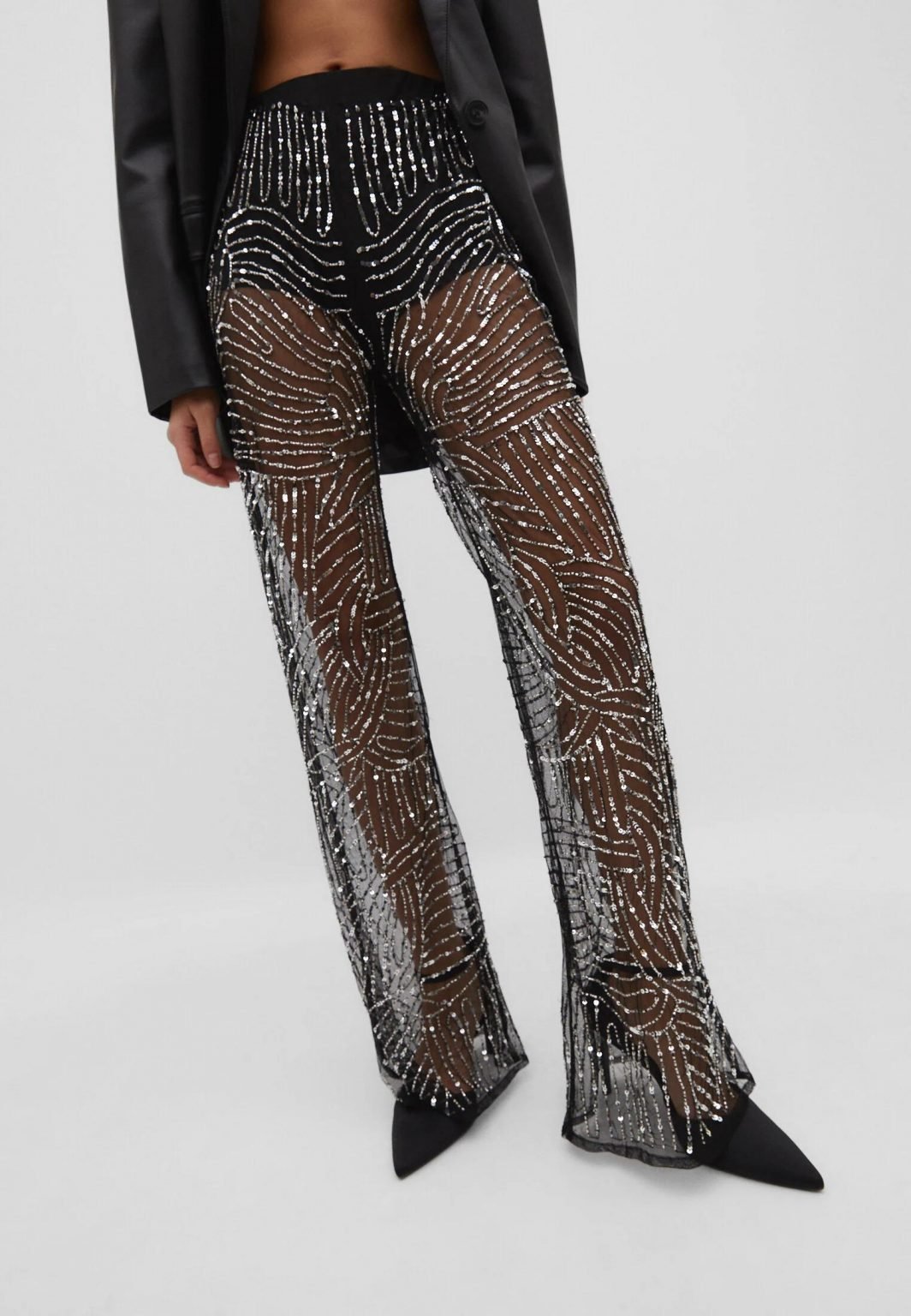 Este es el pantalón de tul bordado con lentejuelas de Stradivarius que ...