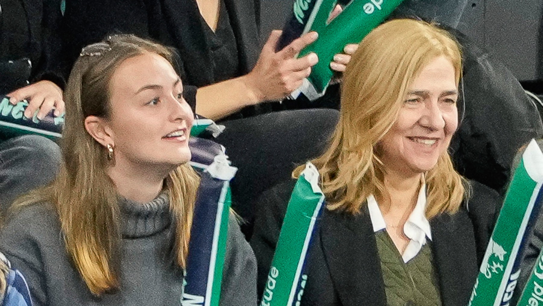 La infanta Cristina, fan incondicional de su hijo en compañía de su nuera
