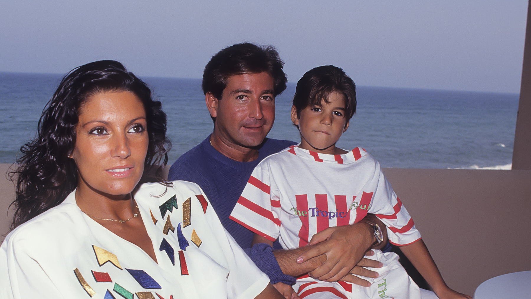 Julián Contreras: el artista silenciado que apoya al hijo pequeño de ...