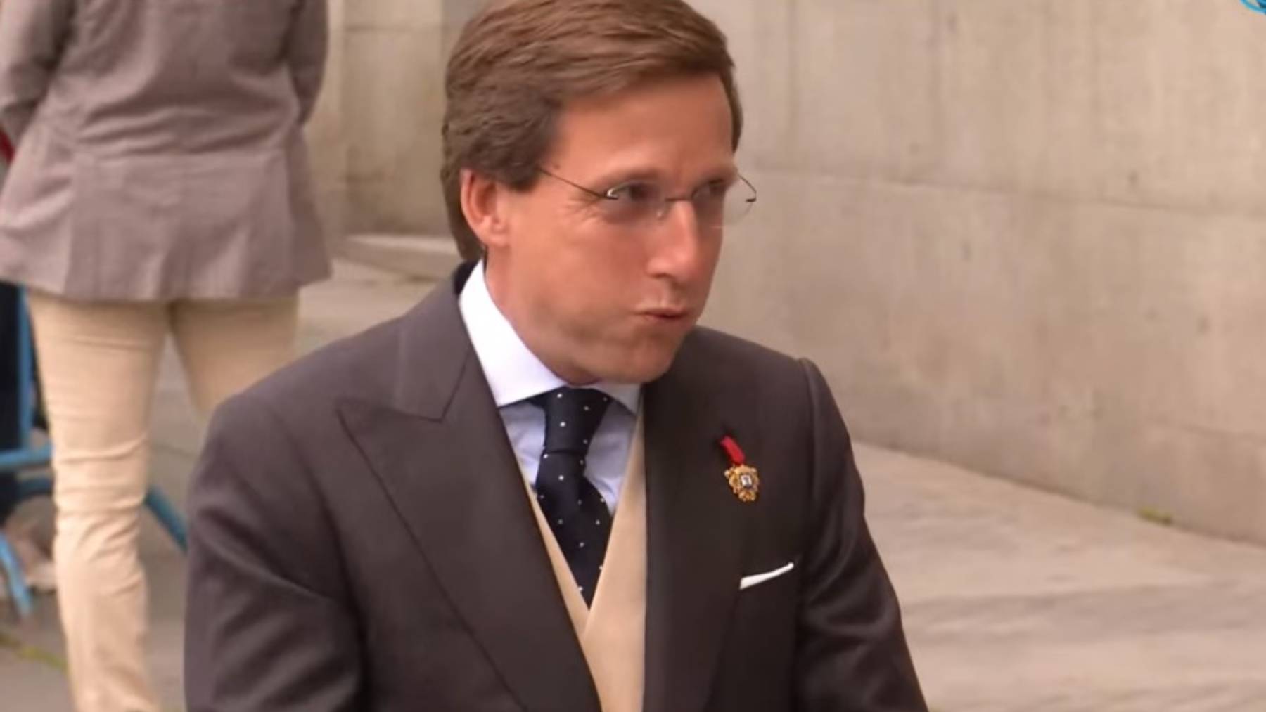 Primeras imágenes de José Luis Martínez-Almeida con su chaqué antes de ...