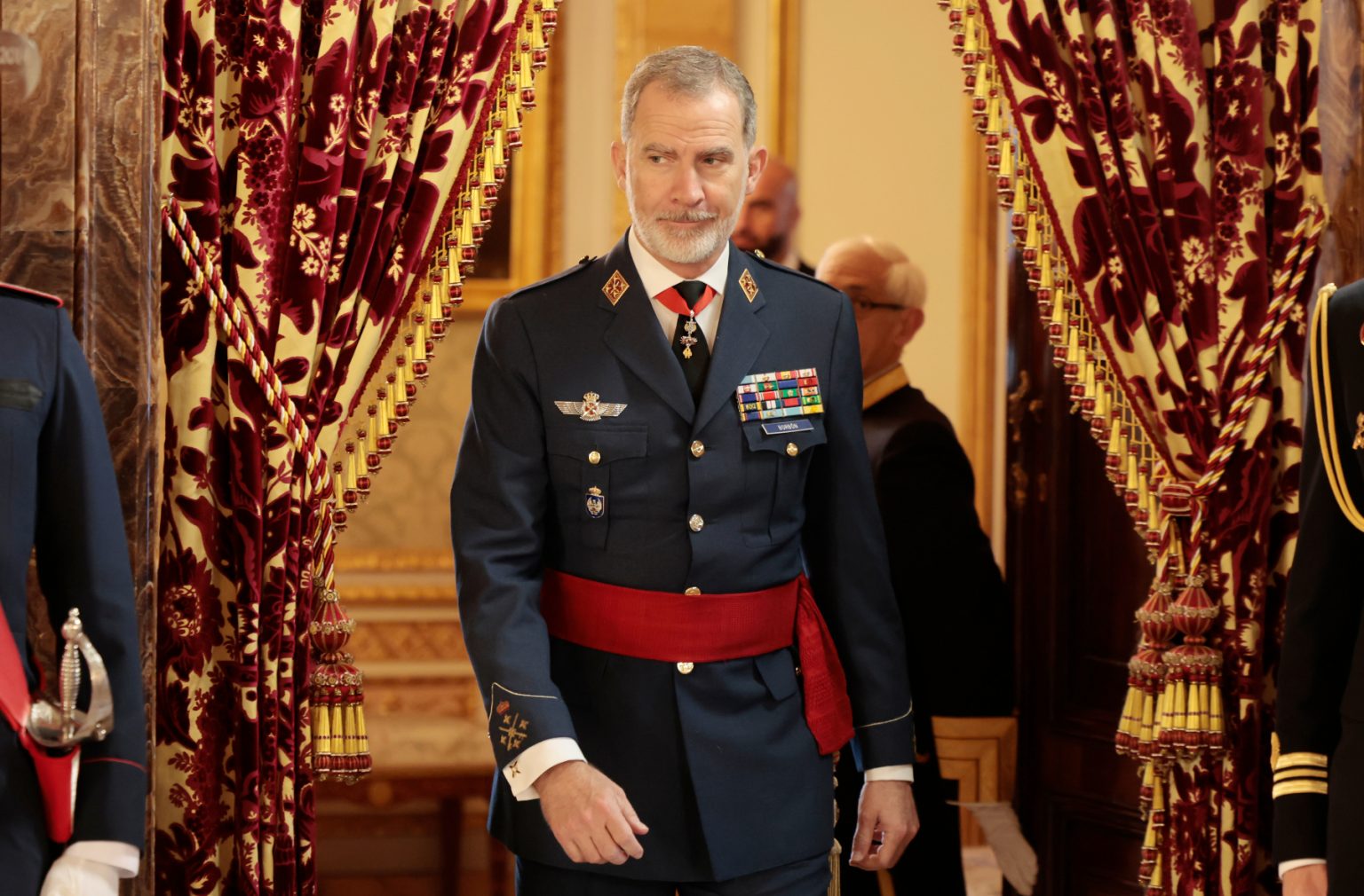 Felipe VI en su viaje a Países Bajos lleva condecoraciones en su maleta