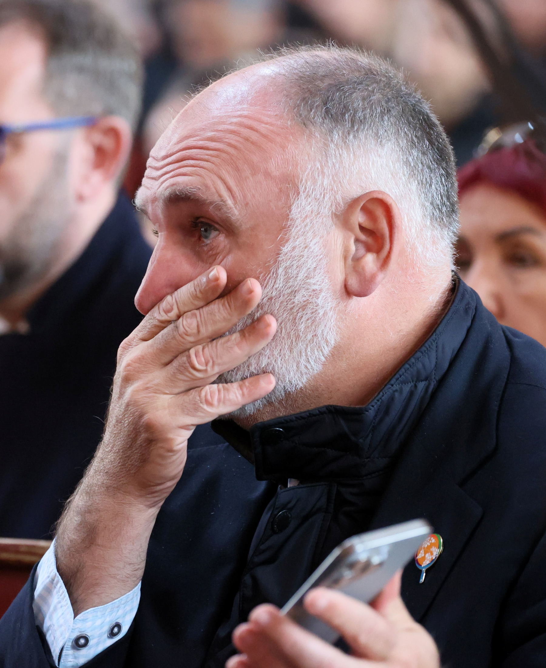El chef José Andrés asiste al funeral de uno de sus trabajadores tras ...