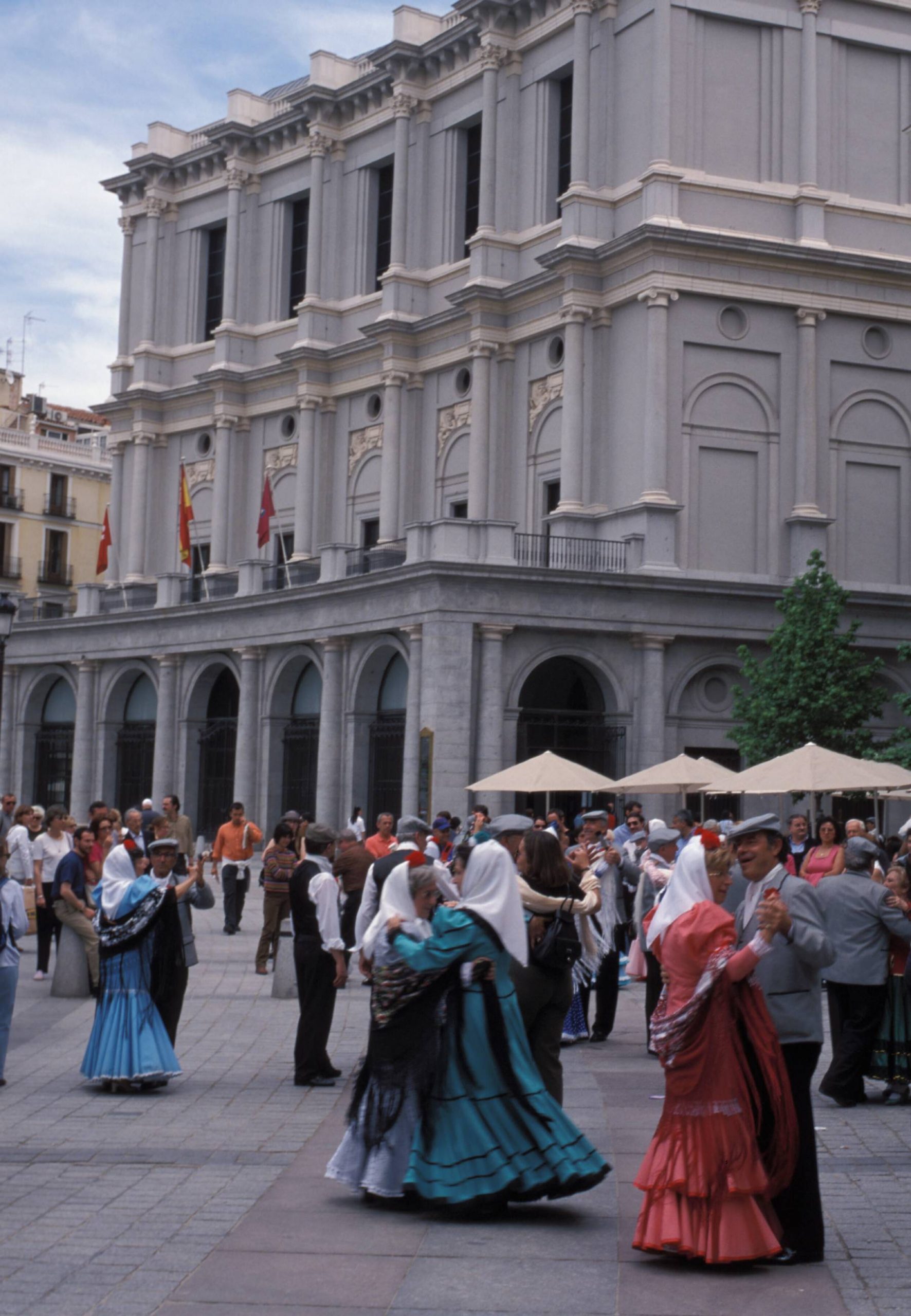 El 'efecto Almeida' llega al chotis: se disparan las clases de este ...