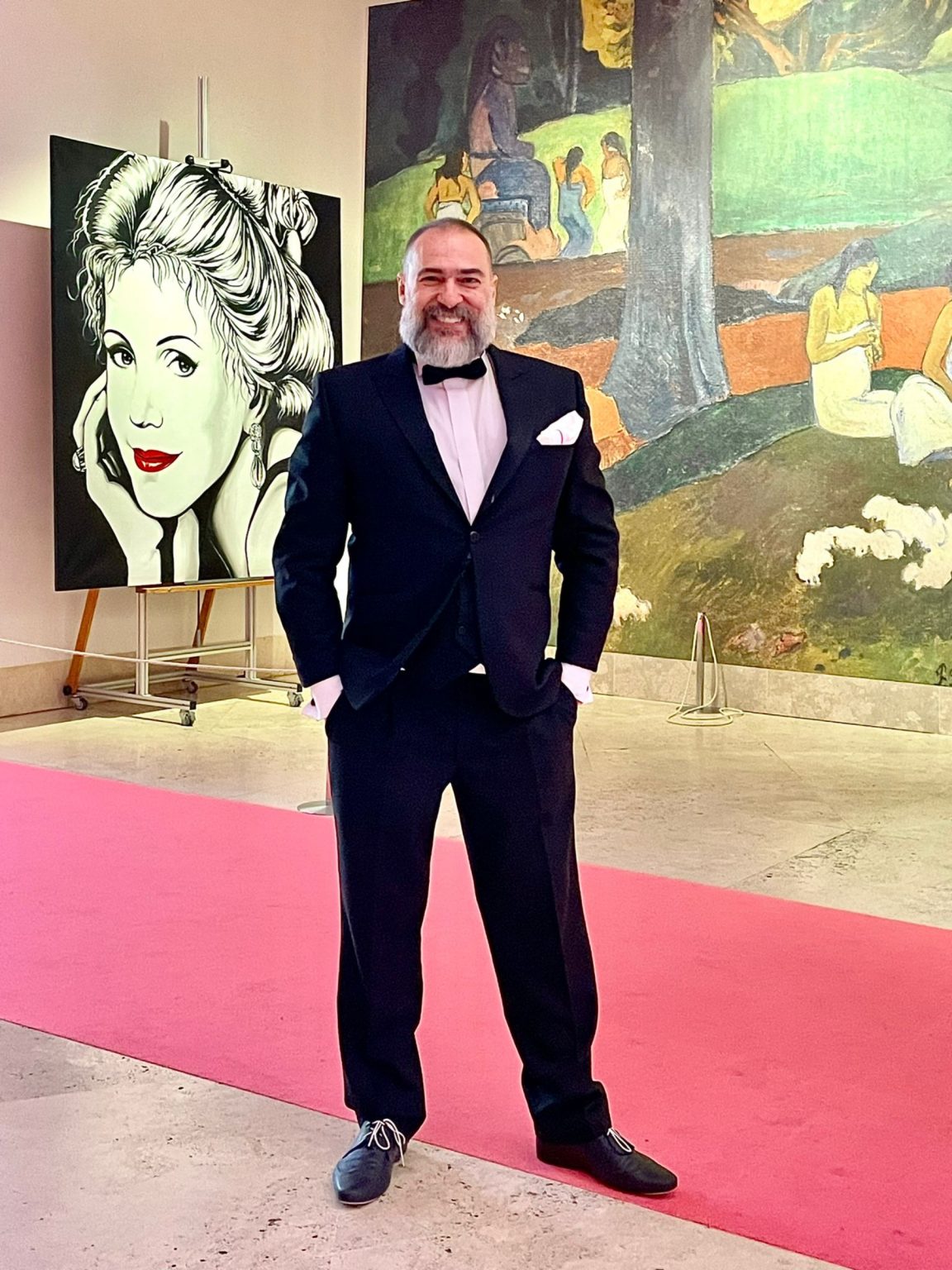 El viaje del retrato de la Baronesa Thyssen pintado por Antonio de Felipe