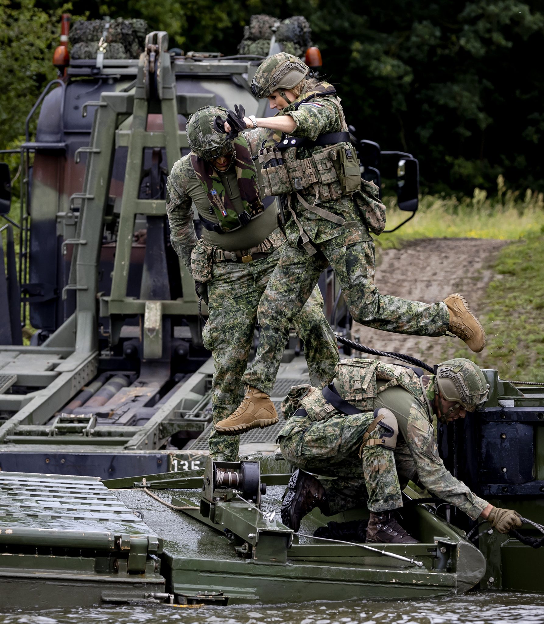 Máxima de Holanda se viste de guerrera en plena emisión de su biopic