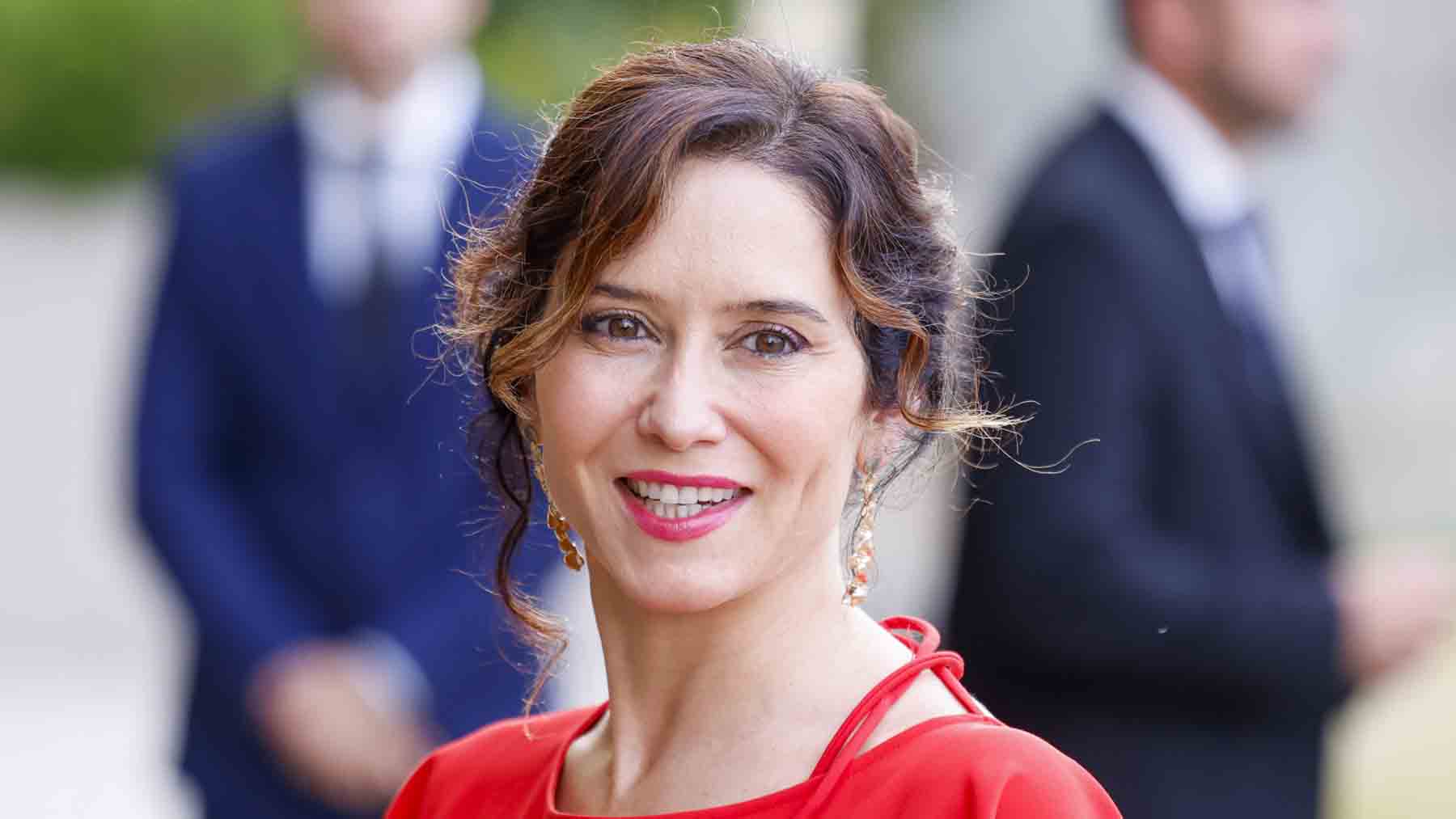 ¿Quién está detrás del nuevo y acertado armario de Isabel Díaz Ayuso?