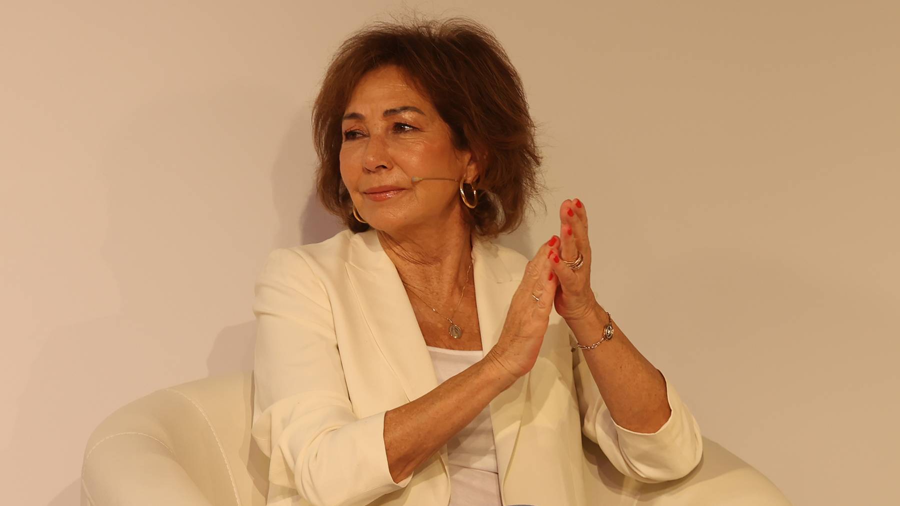 El 'look' 'effortless' de Ana Rosa Quintana perfecto para cualquier edad