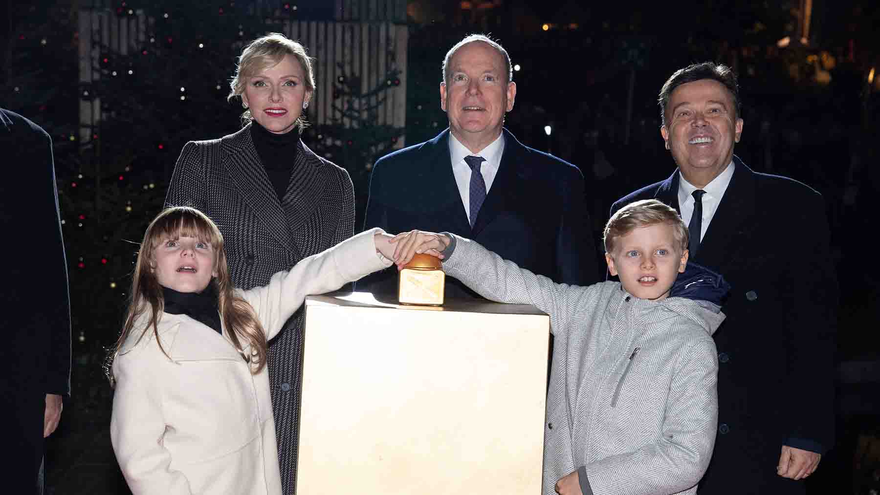 Alberto y Charlene de Mónaco inauguran la Navidad