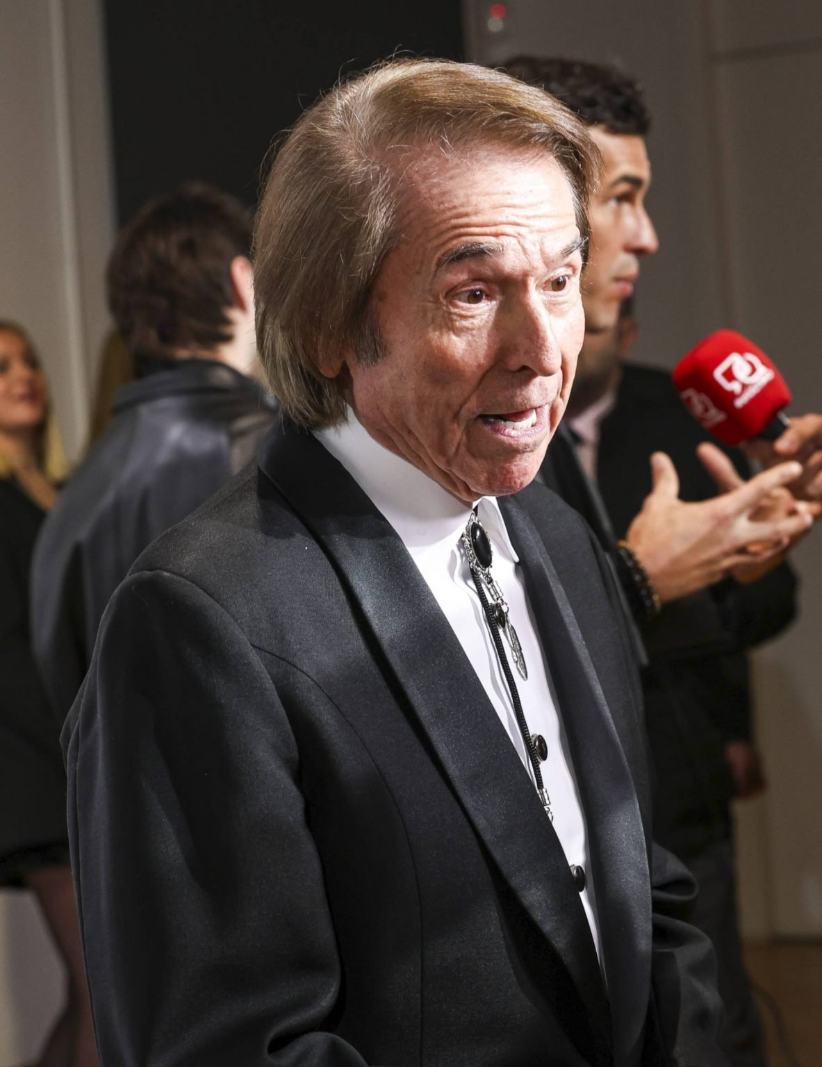 Última hora sobre el estado de salud de Raphael: trasladado a otro ...