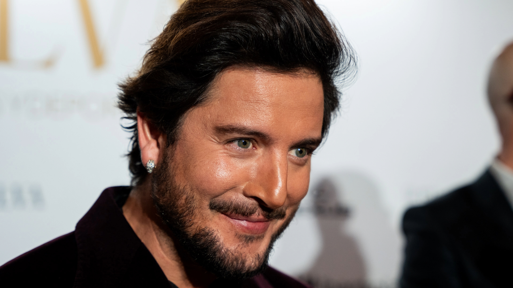 La vida de Manu Carrasco tras los focos: un pasado como pintor y una ...