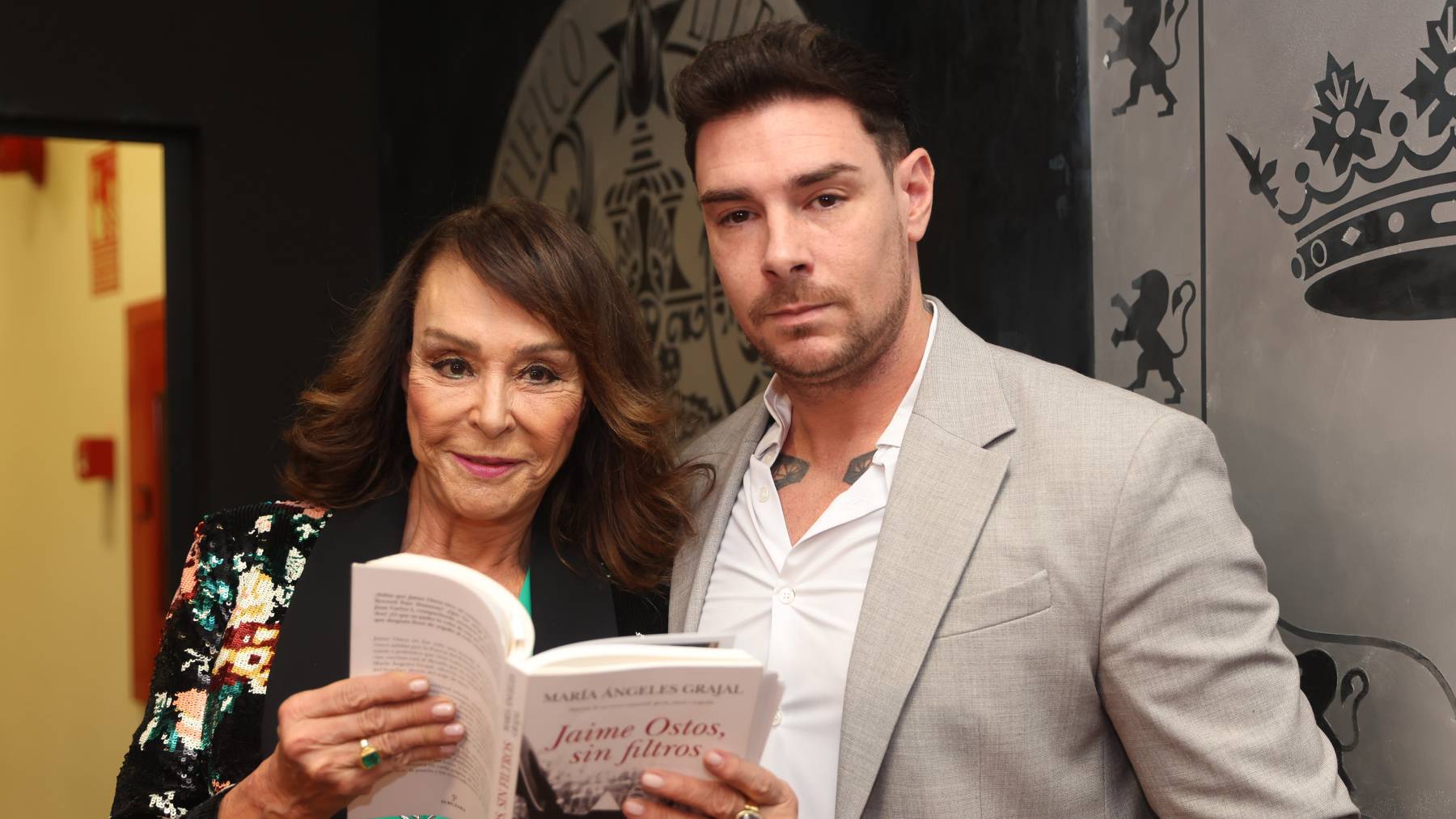 Jaime Ostos: su viuda y su hijo lo homenajean entre emoción y tensión