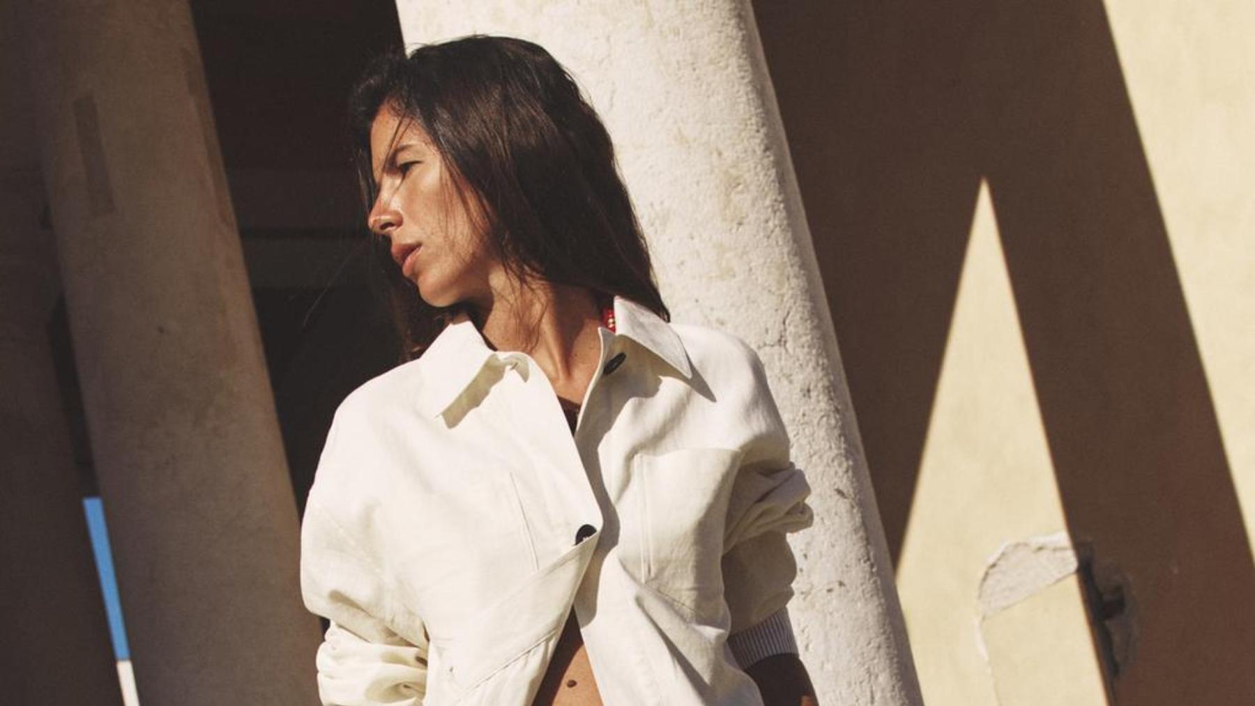 Los vaqueros fluidos de Zara que hacen tipazo a las bajitas y elevan tus looks