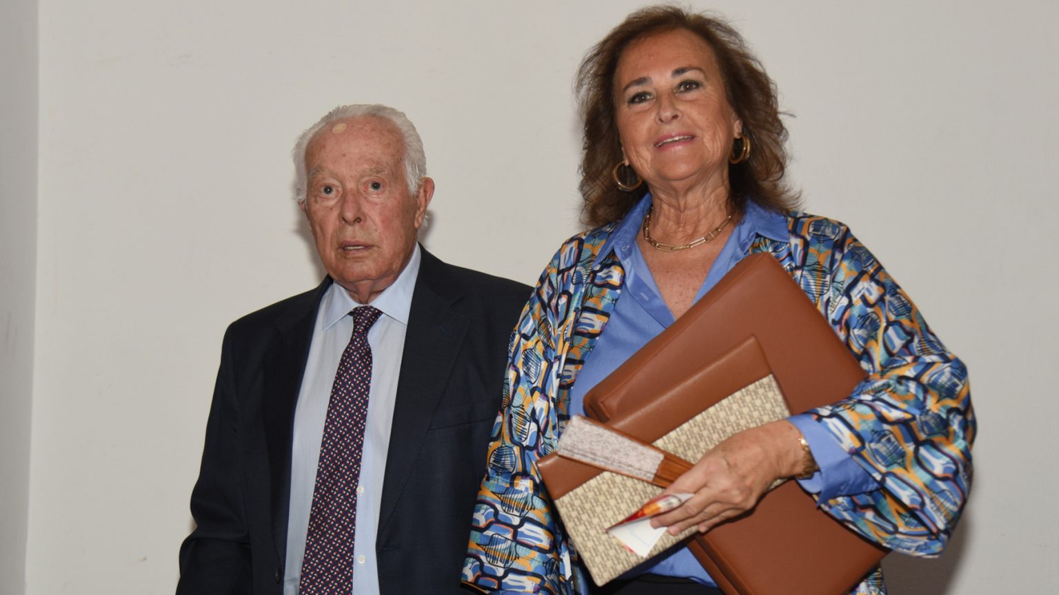 Última hora sobre el ingreso de Curro Romero: el diestro ha sido ...