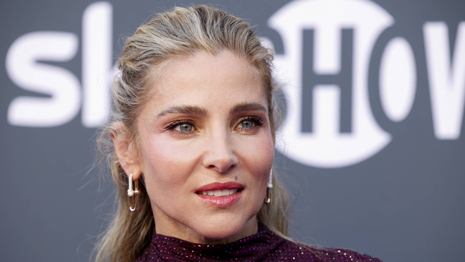 Elsa Pataky resucita el brilli-brilli ochentero y lo clava en el estreno de 'Matices'
