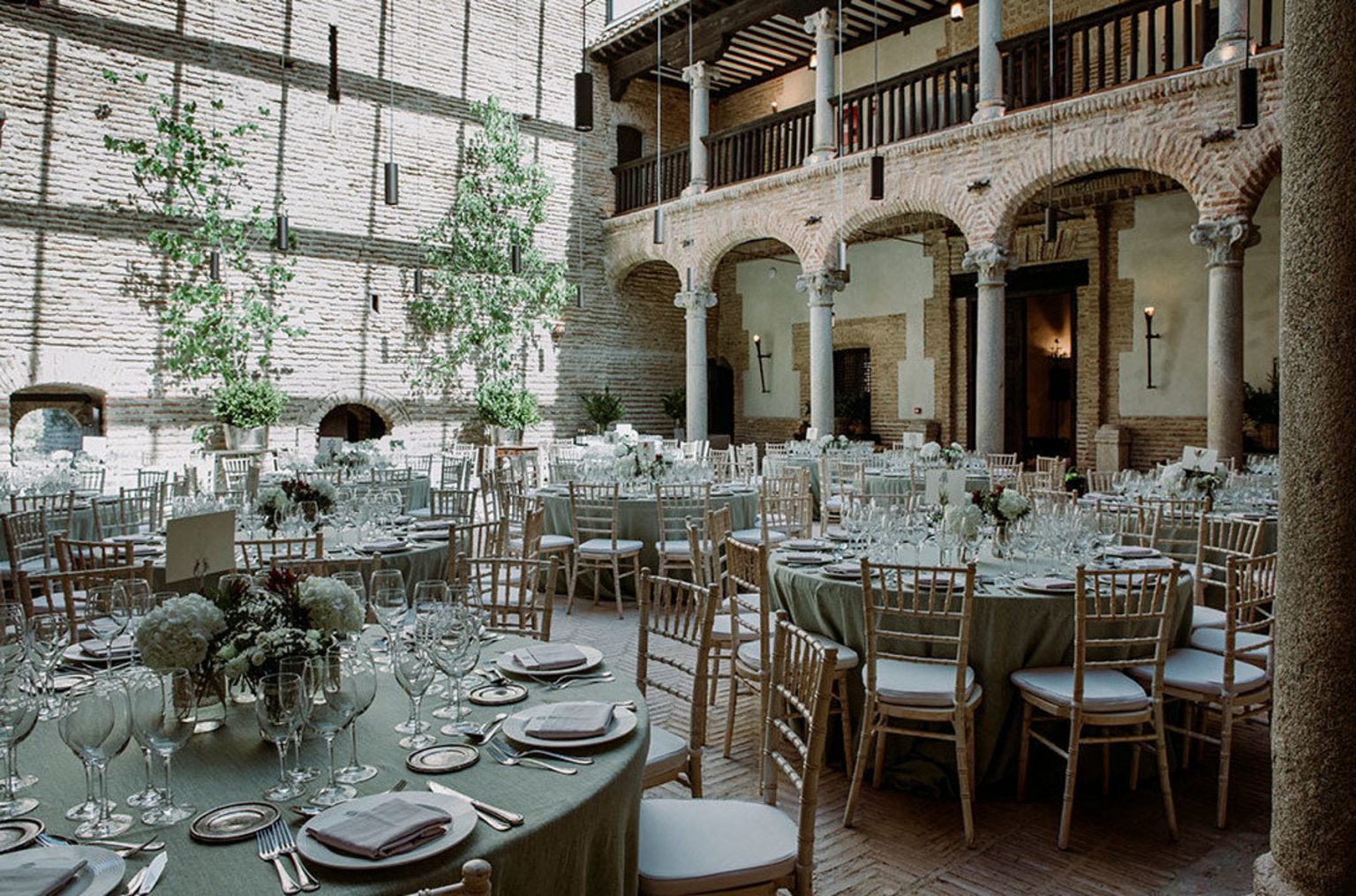 Entramos en el castillo donde se casan Jaime Lorente y Marta Goenaga y descubrimos sus secretos