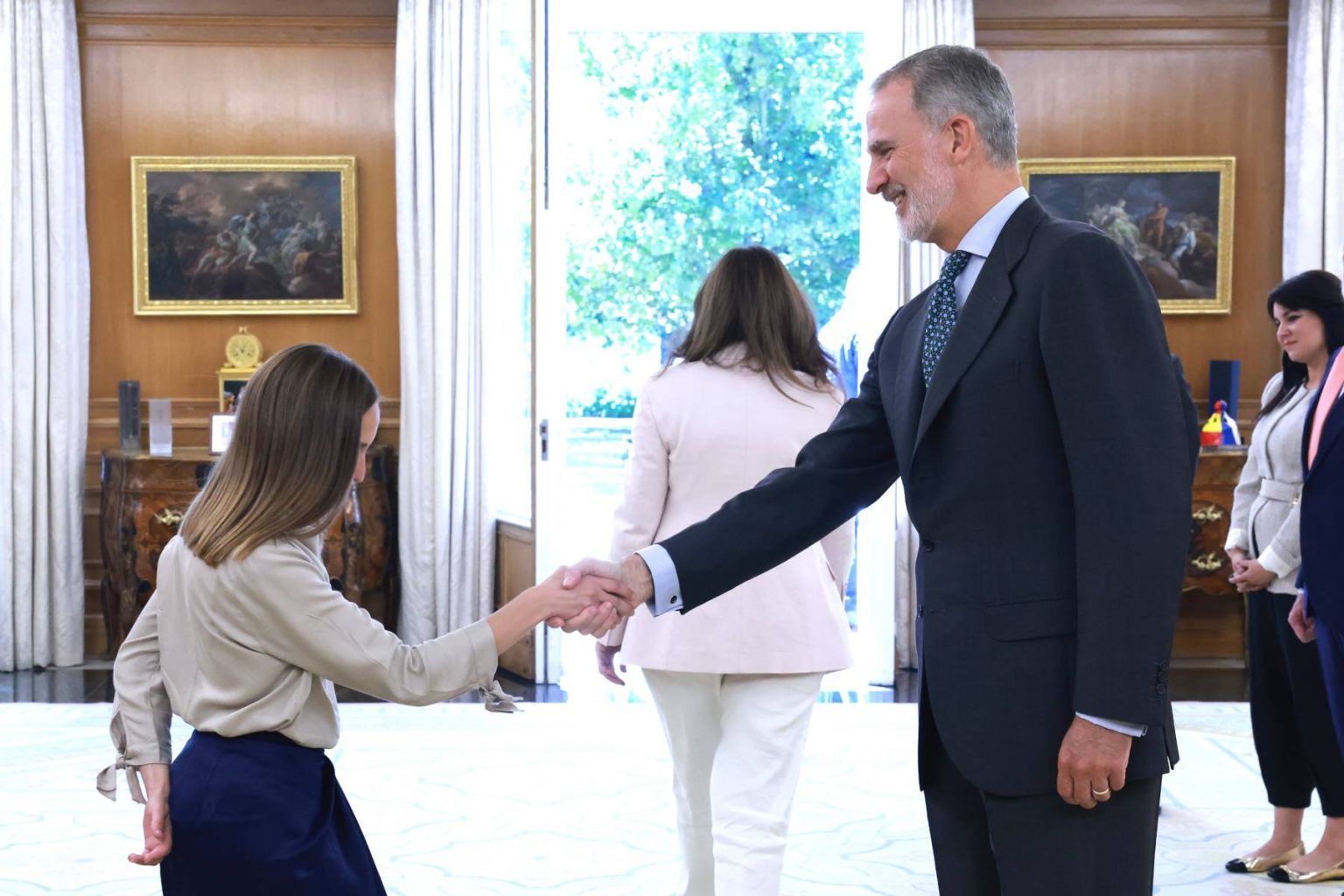 Los looks de las chicas de OKDIARIO en su audiencia con el Rey Felipe VI