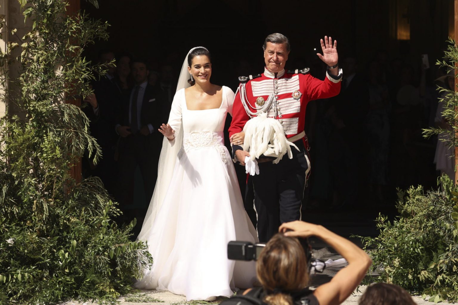 El emotivo abrazo de Cayetano Martínez de Irujo al duque de Alba ...