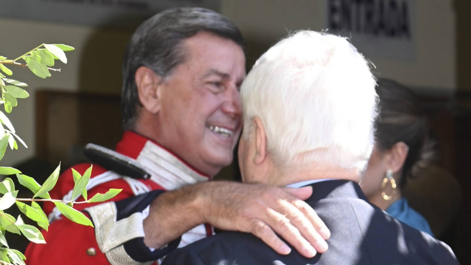 El duque de Alba habla sobre la Navidad junto a Cayetano y Bárbara