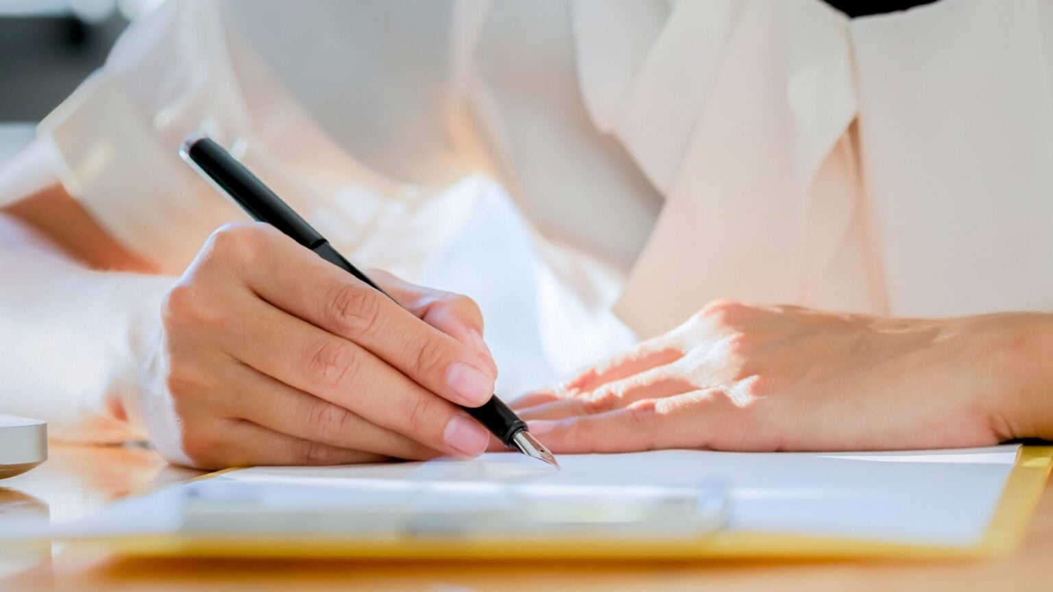The meaning behind writing your full name in your signature, according ...