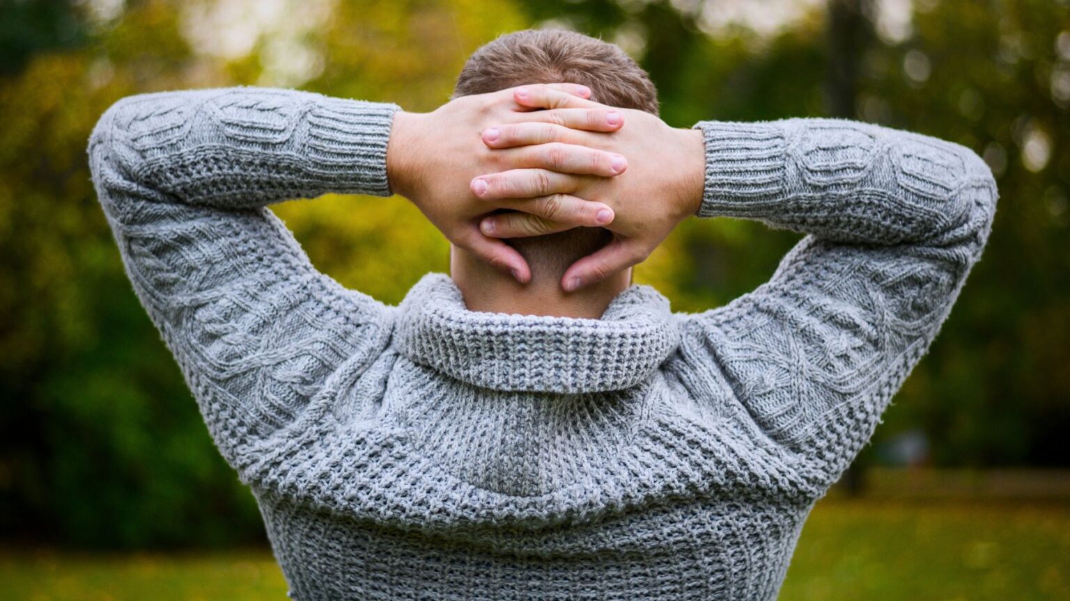 What does it mean to rest your hands behind your head, according to ...