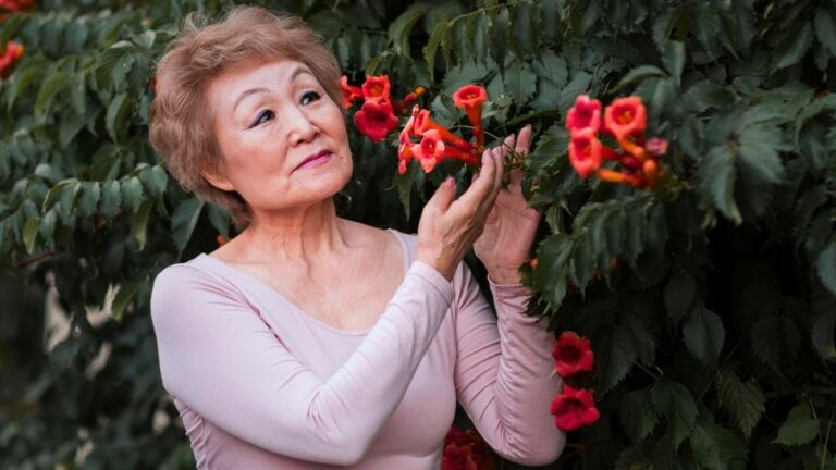 Neither silver nor blonde: the best age-defying hair color for ladies ...