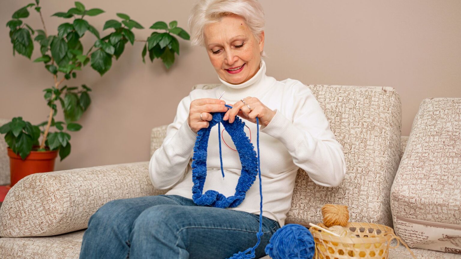 Researchers say quilting helps seniors over 65 stay mentally sharp and ...
