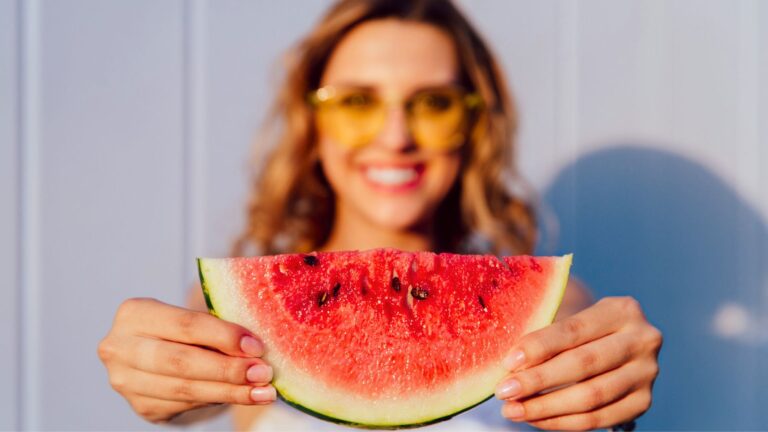 This is the best time of the day to eat watermelon to stay hydrated and ...
