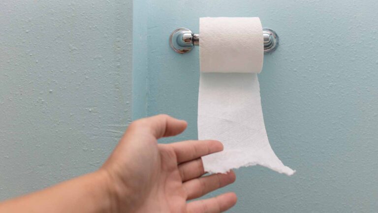 Researchers and doctors say there may be a “best time of day” to poop ...
