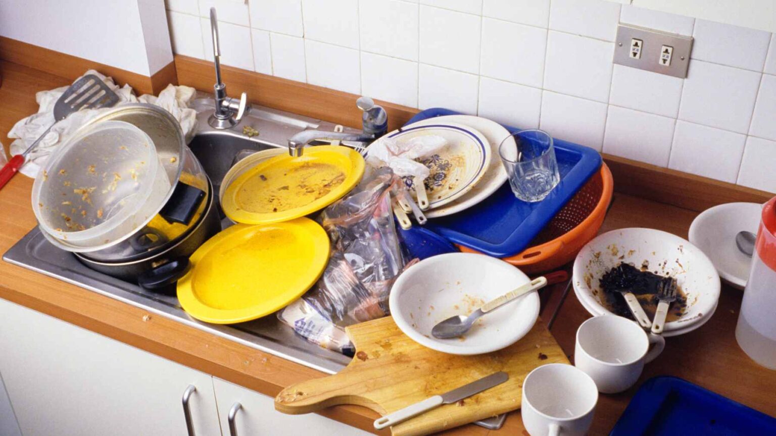 People who let dirty dishes pile up may not be lazy, they may be ...
