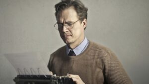 ¿Qué significa fruncir el ceño cuando hablas con otra persona? La ...