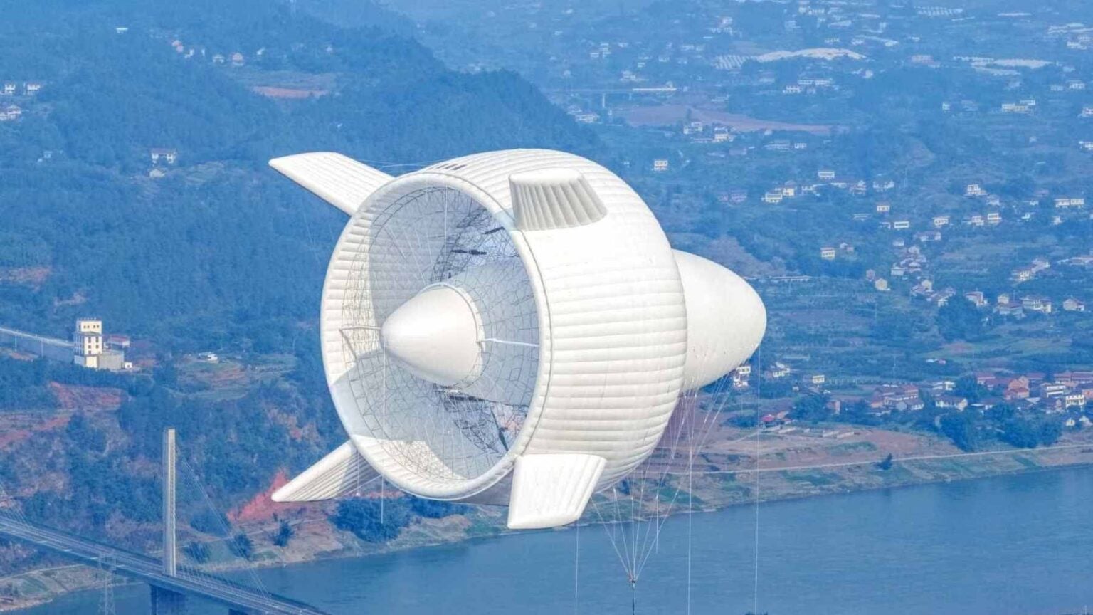 China launches a flying wind turbine 2,000 meters into the sky ...