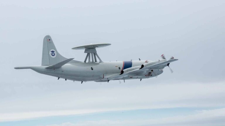 The US wants satellites to replace warning aircraft, and SpaceX’s ...